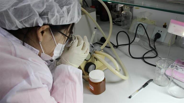 Enter Delee To Record "Sweet Work" | Delee Honey